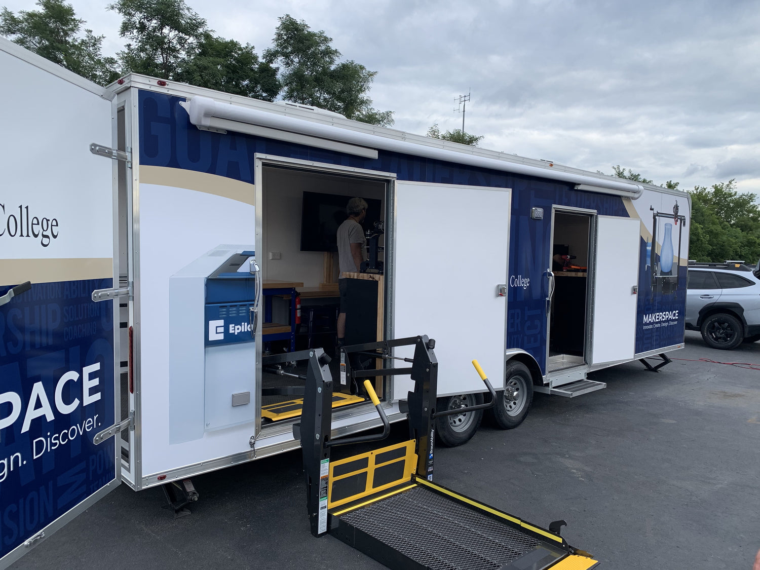 Mobile Makerspace Solutions – Invent2Make